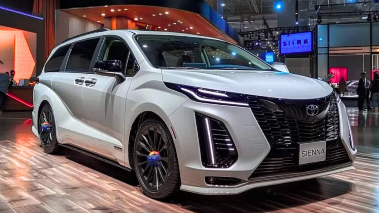 2026 Toyota Sienna Luxury 7-Seater Hybrid with 36+ MPG & Family Tech ...